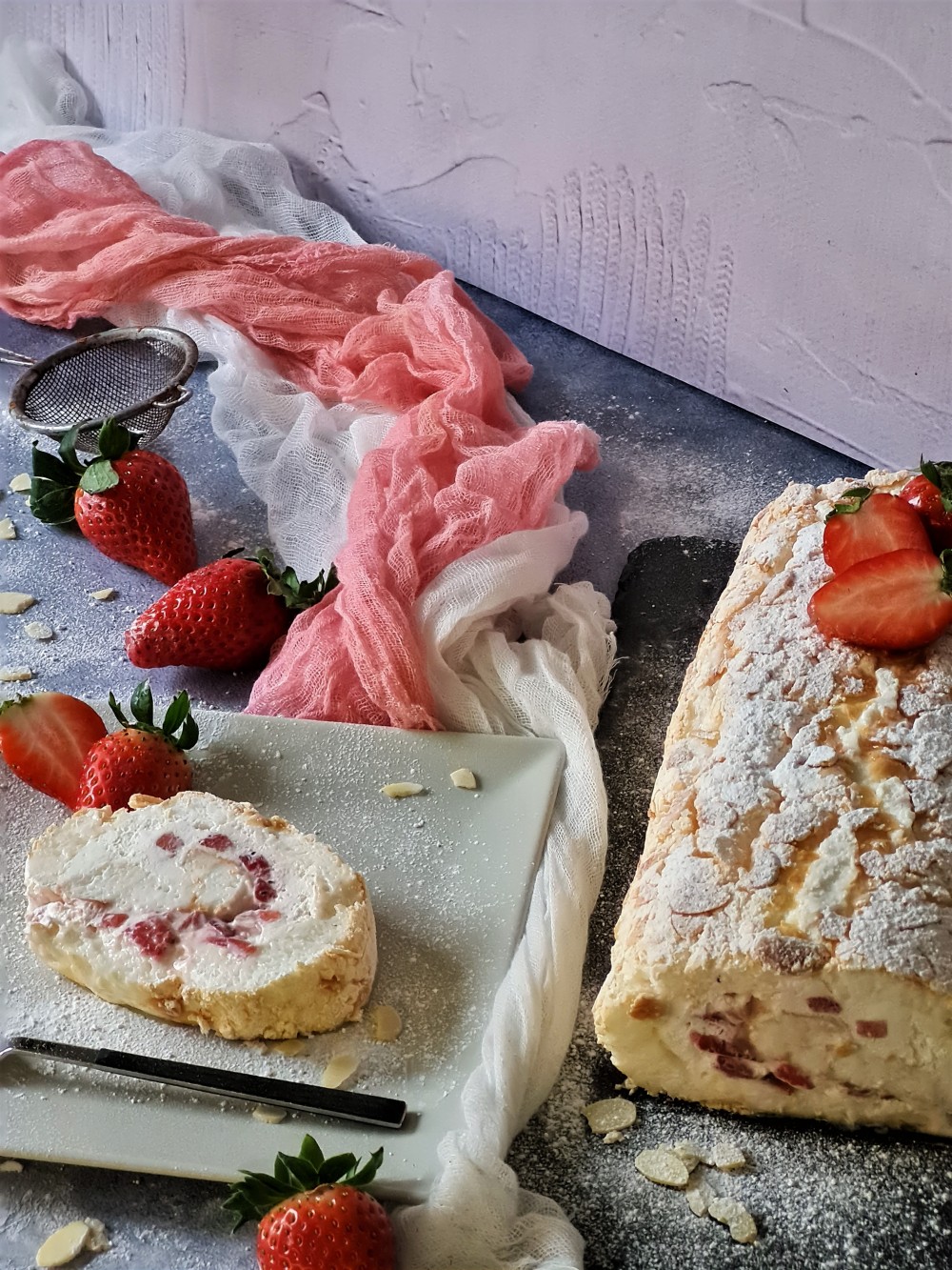 Beze rolada s jagodama – Gurmanka